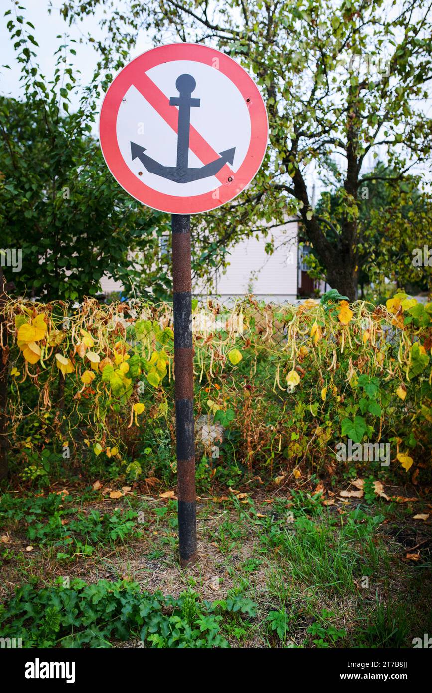 Anchoring forbidden sign hi-res stock photography and images - Alamy