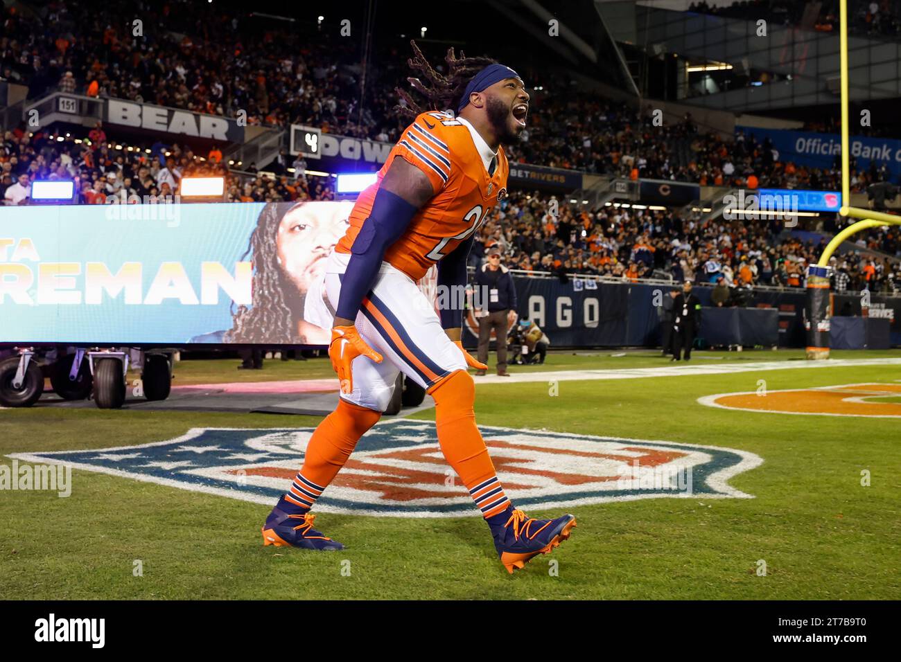 Chicago Bears running back D'Onta Foreman (21) arrives on the field ...