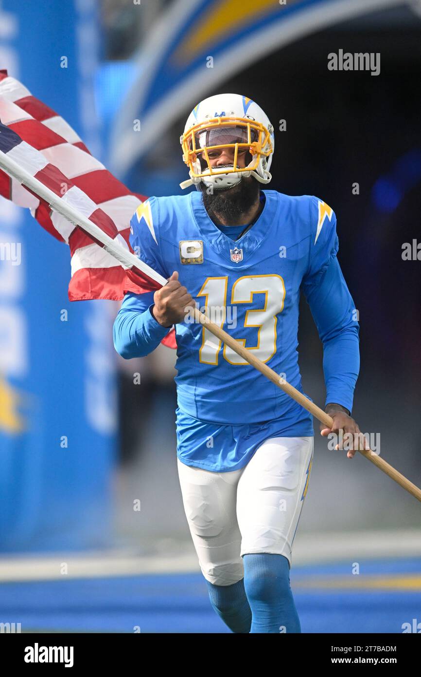 Los Angeles Chargers wide receiver Keenan Allen (13) comes onto the ...