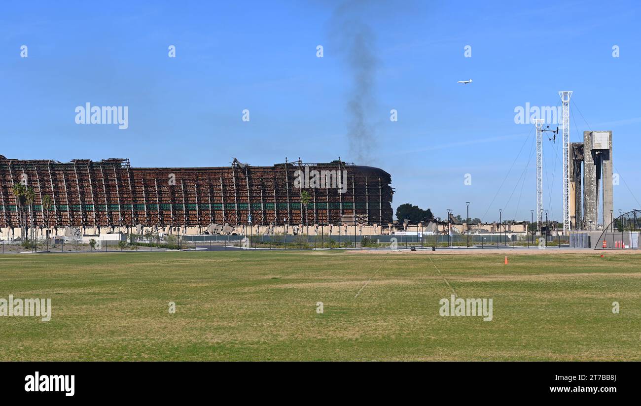 TUSTIN, CALIFORNIA - 13 NOV 2023: The Tustin MCAS Blimp Hangar Fire ...