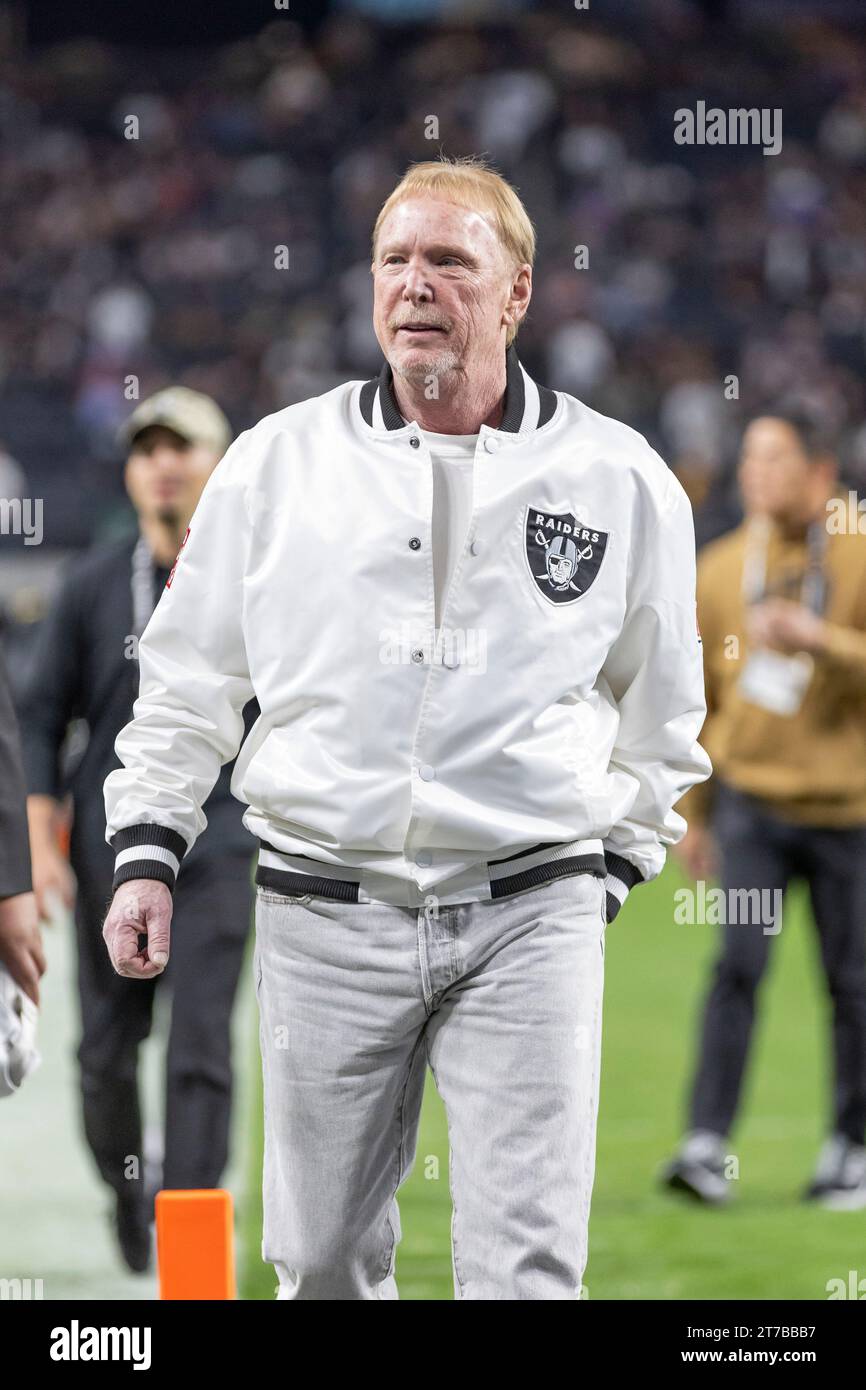 Las Vegas Raiders owner Mark Davis walks the field before the Raiders ...