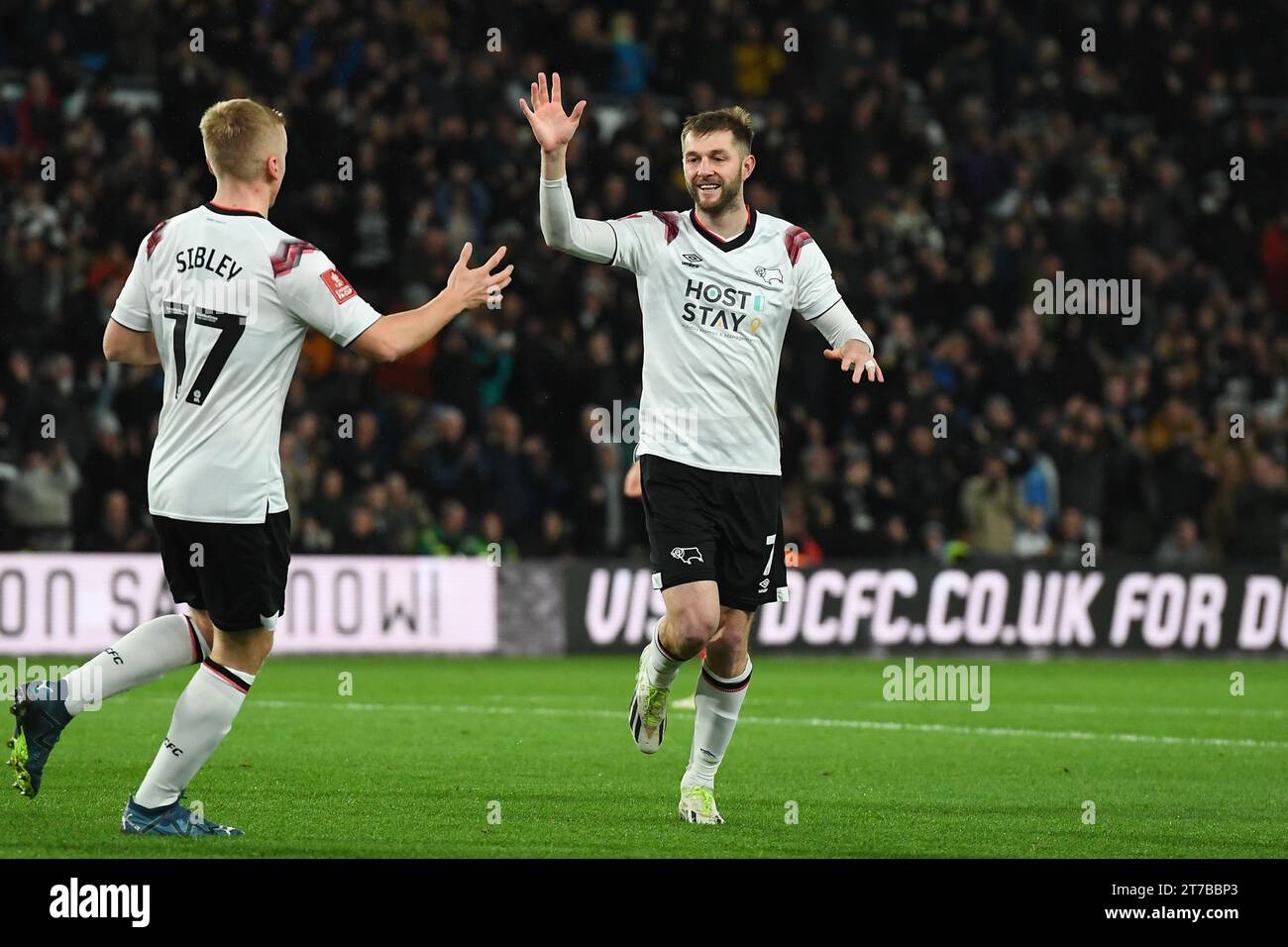 Tom Barkhuizen of Derby County celebrates with Louie Sibley of Derby ...