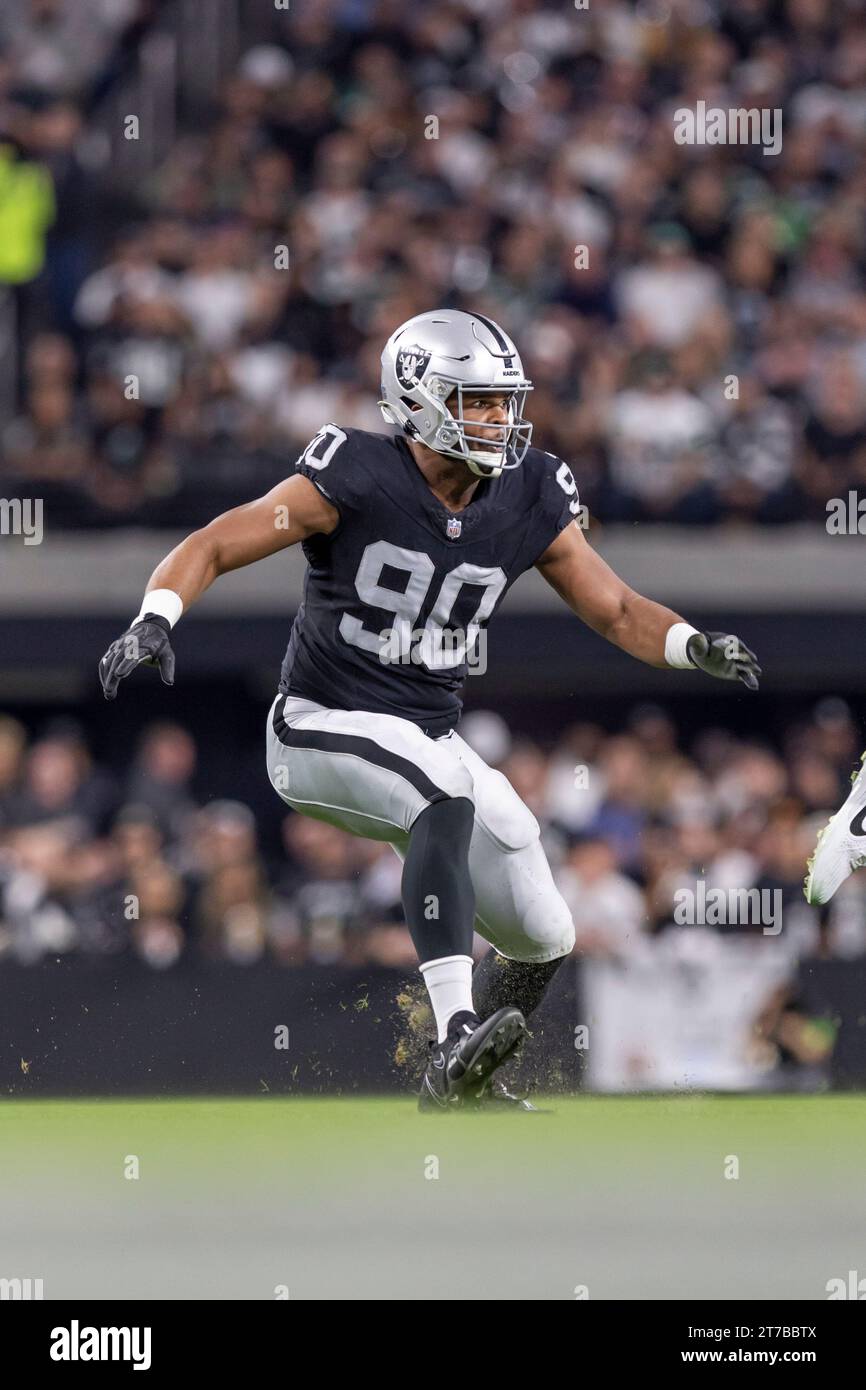 Las Vegas Raiders defensive tackle Jerry Tillery (90) rushes against ...