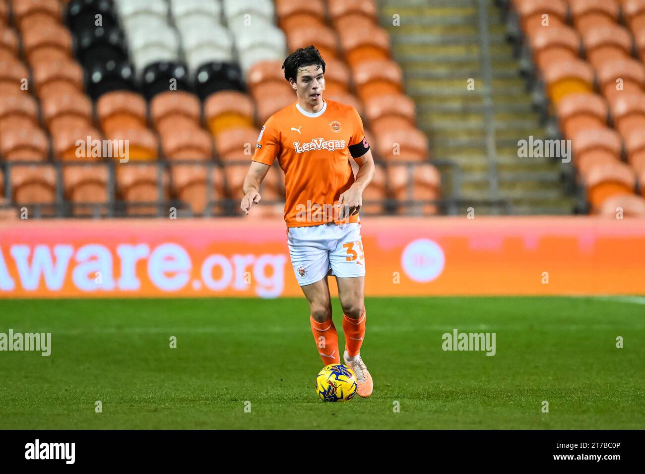 Doug Tharme #33 of Blackpool in action during the Bristol Street Motors ...