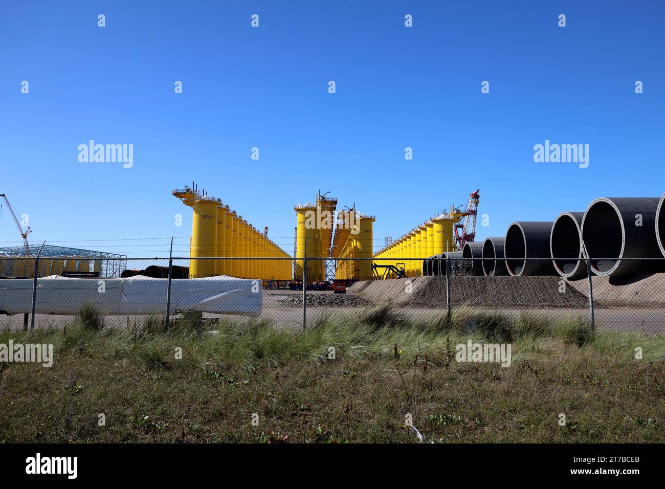 Construction of pylons for wind turbines in the Maasvlakte Harbor in ...