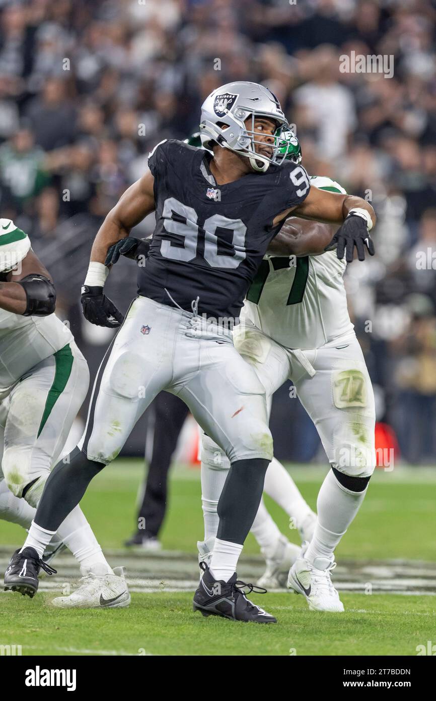 Las Vegas Raiders defensive tackle Jerry Tillery (90) rushes against ...