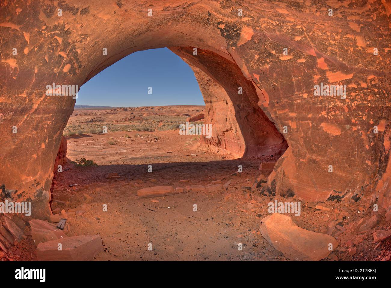 Beehive Cave below East Rocks of New Wave, Beehive Trail, Glen Canyon ...