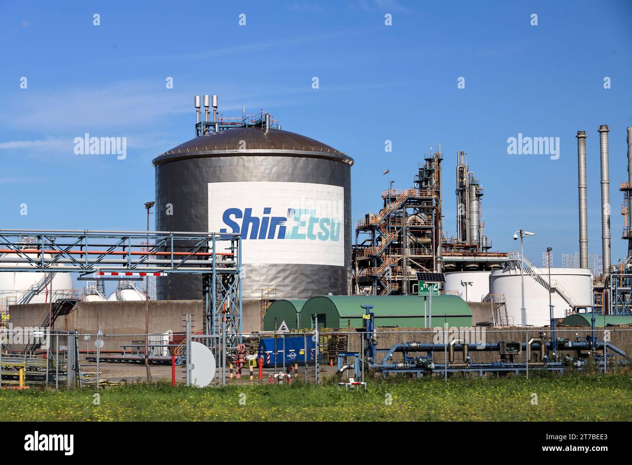 Shinetsu chemical hi-res stock photography and images - Alamy