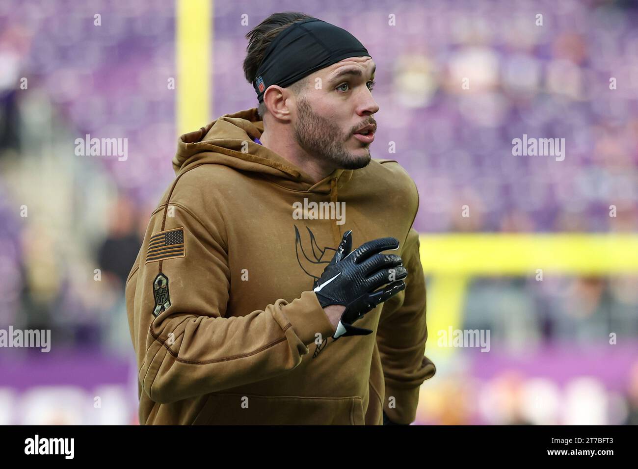 Minnesota Vikings safety Harrison Smith (22) warms up before an NFL ...