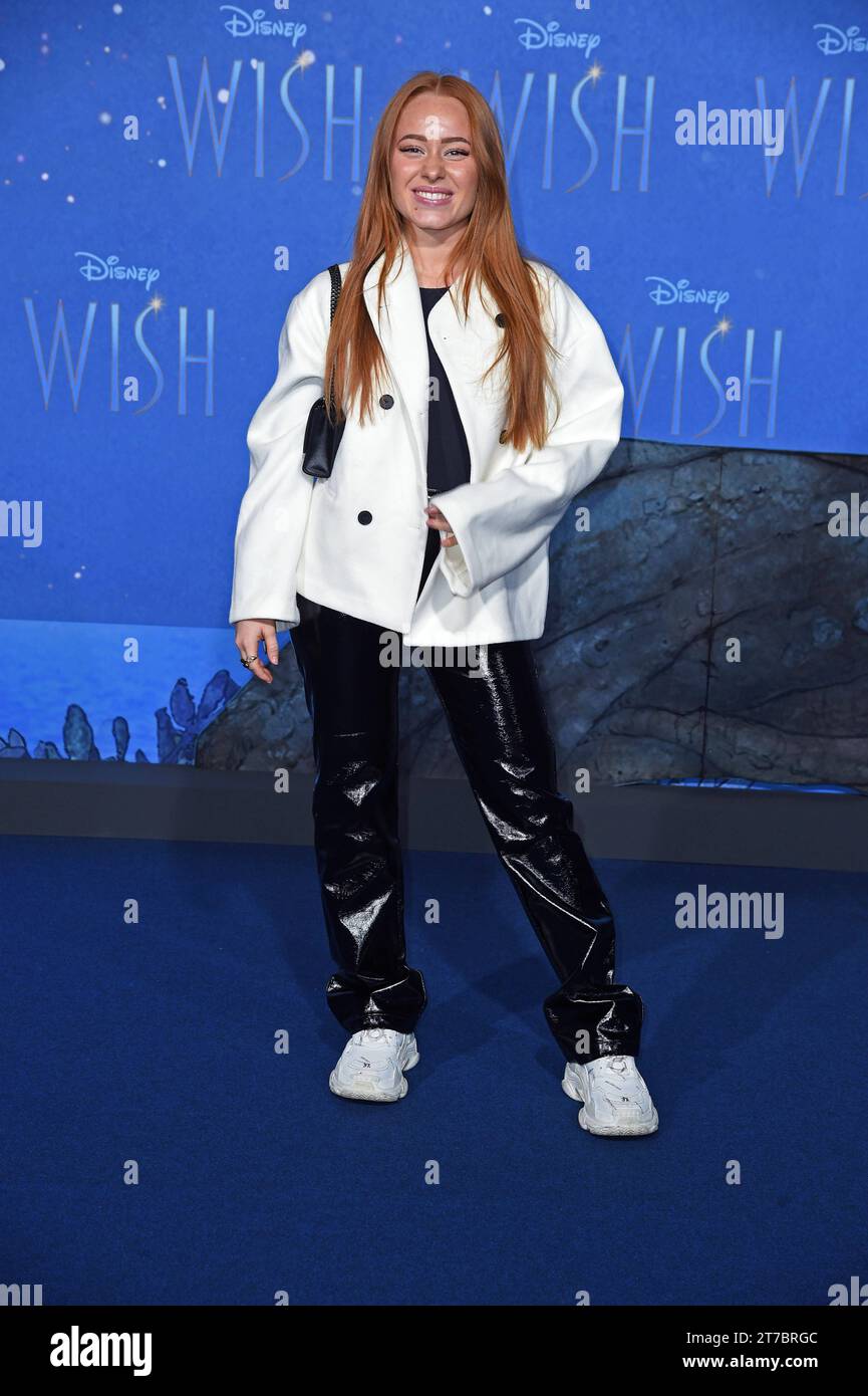 Leonie Kullik Leoobalys bei Premiere des neuen Disney-Films WISH im Zoo ...