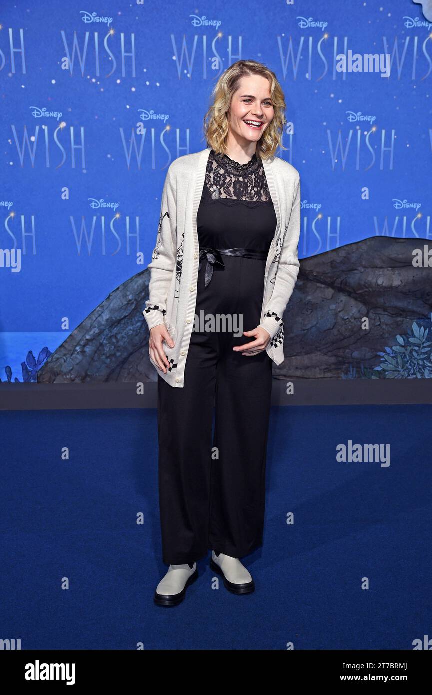 Hazel Brugger bei Premiere des neuen Disney-Films WISH im Zoo Palast in ...