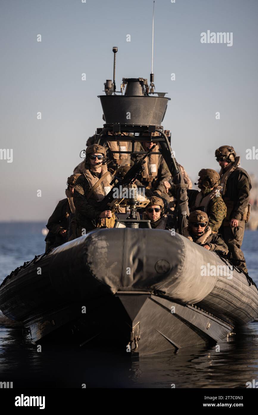 U.S. Marines with Battalion Landing Team (BLT) 1/8, 24th Marine ...