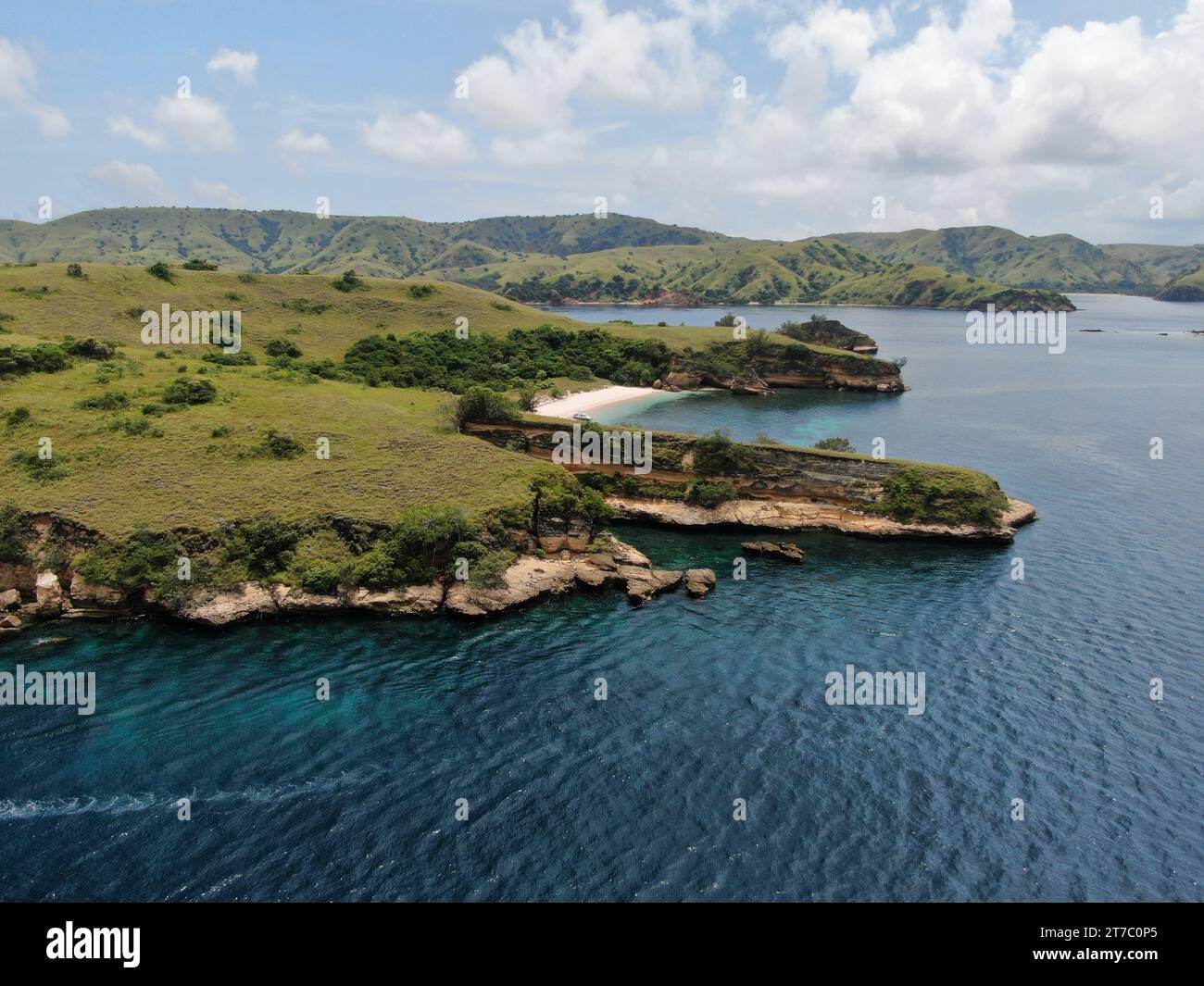 Tropical beach in Labuan Bajo Indonesia Stock Photo - Alamy