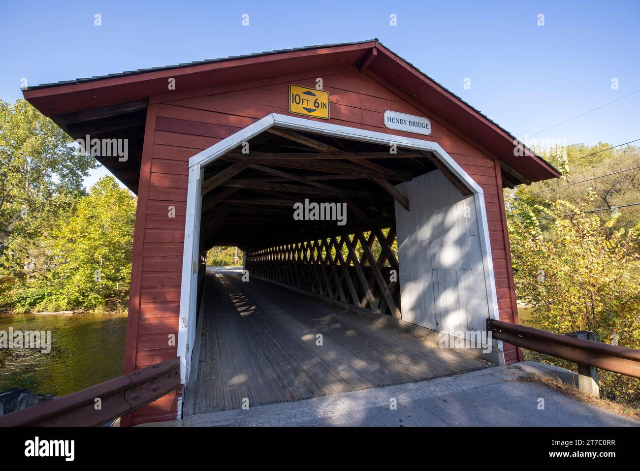 Burt Henry Covered Bridge in North Bennington, Vermont spans the ...