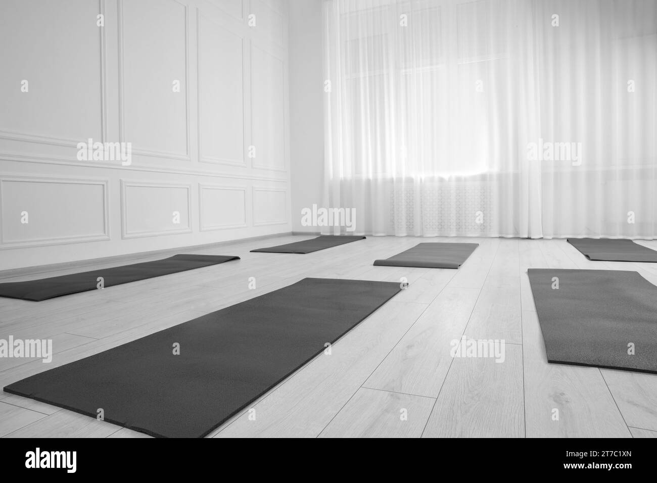 Empty yoga studio mats hi-res stock photography and images - Alamy