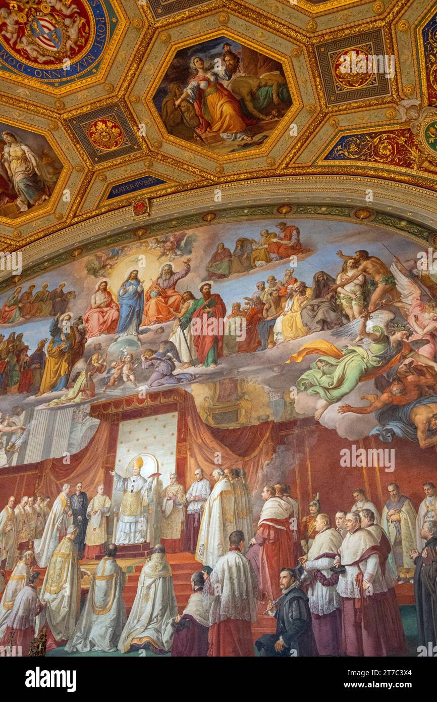 Interior painted ceiling and walls inside St. Peter's Basilica, Vatican ...
