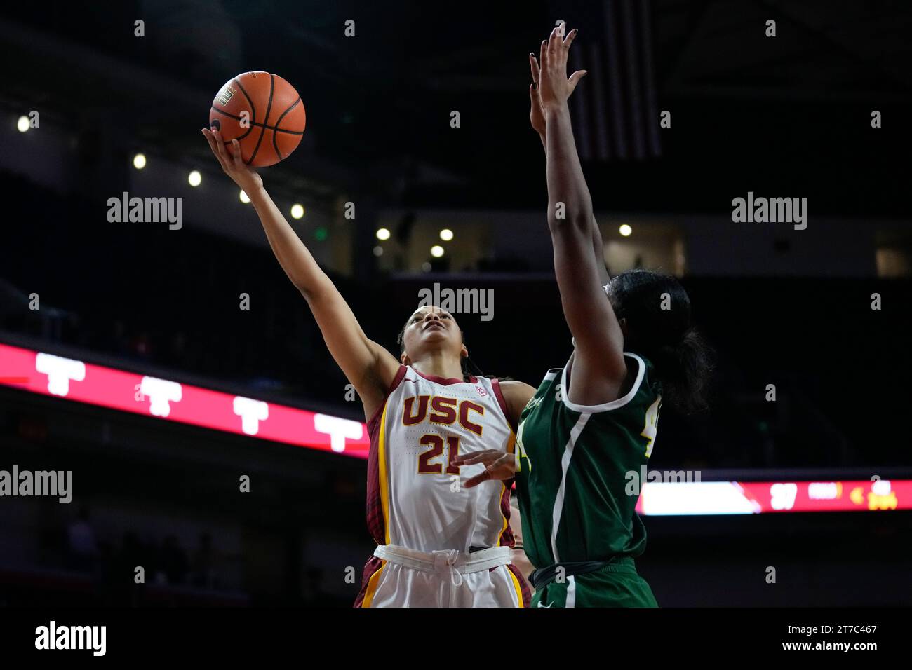 Southern California guard Dominique Onu (21) shoots against Le Moyne ...