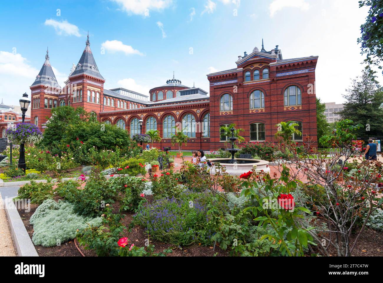 Smithsonian castle from 1918 on the Mall in Washington, USA Stock Photo ...