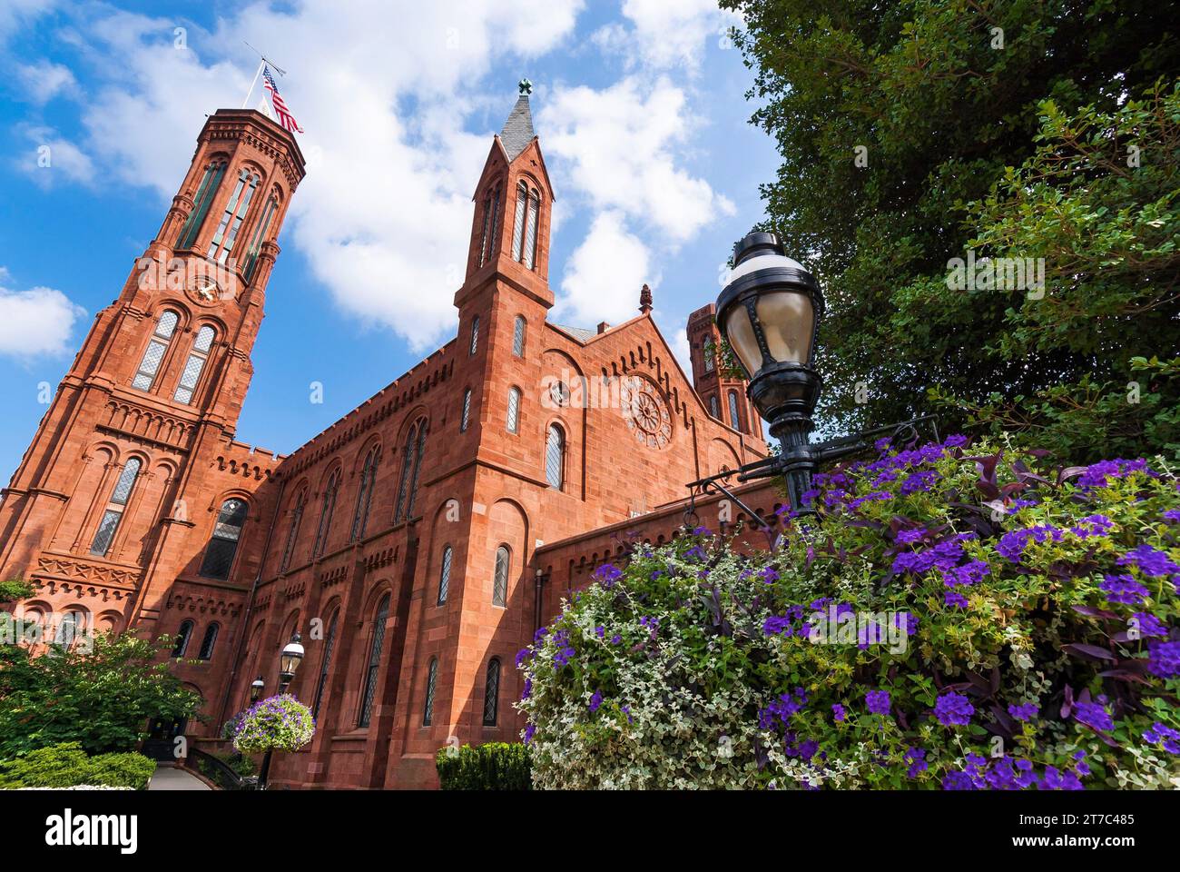 Smithsonian castle from 1918 on the Mall in Washington, USA Stock Photo ...