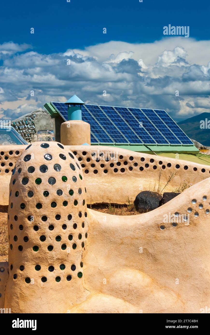 Self-sufficient earth buildings, house, solar energy, alternative ...