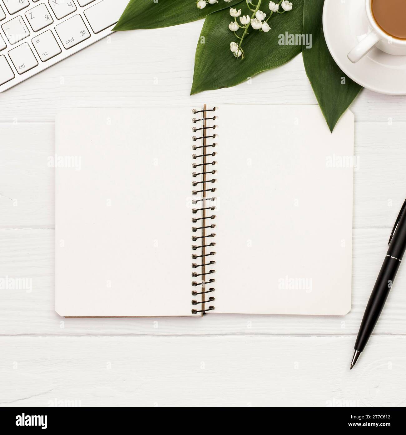 Blank notepad keyboard coffee hi-res stock photography and images - Alamy
