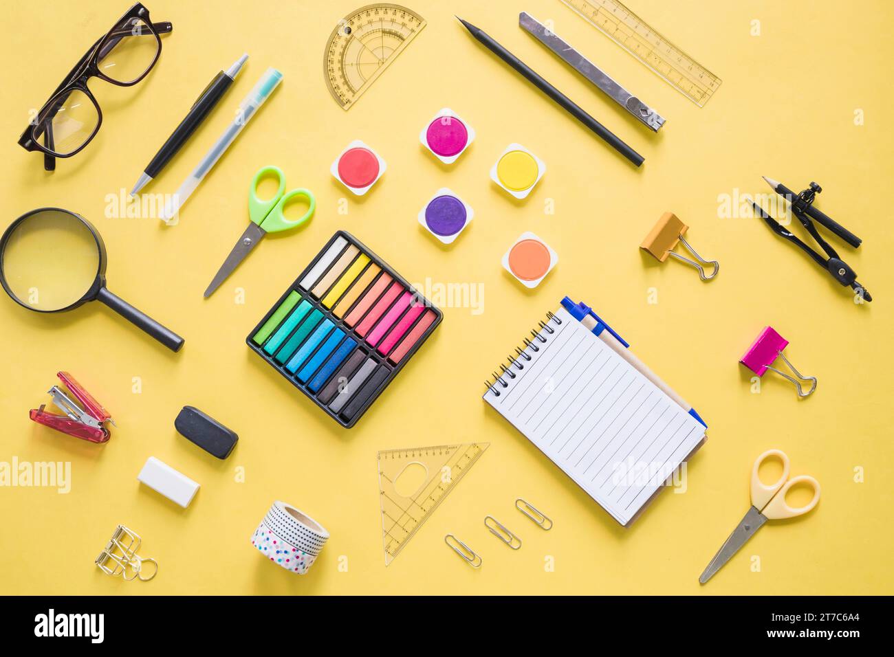 Stationeries hi-res stock photography and images - Alamy