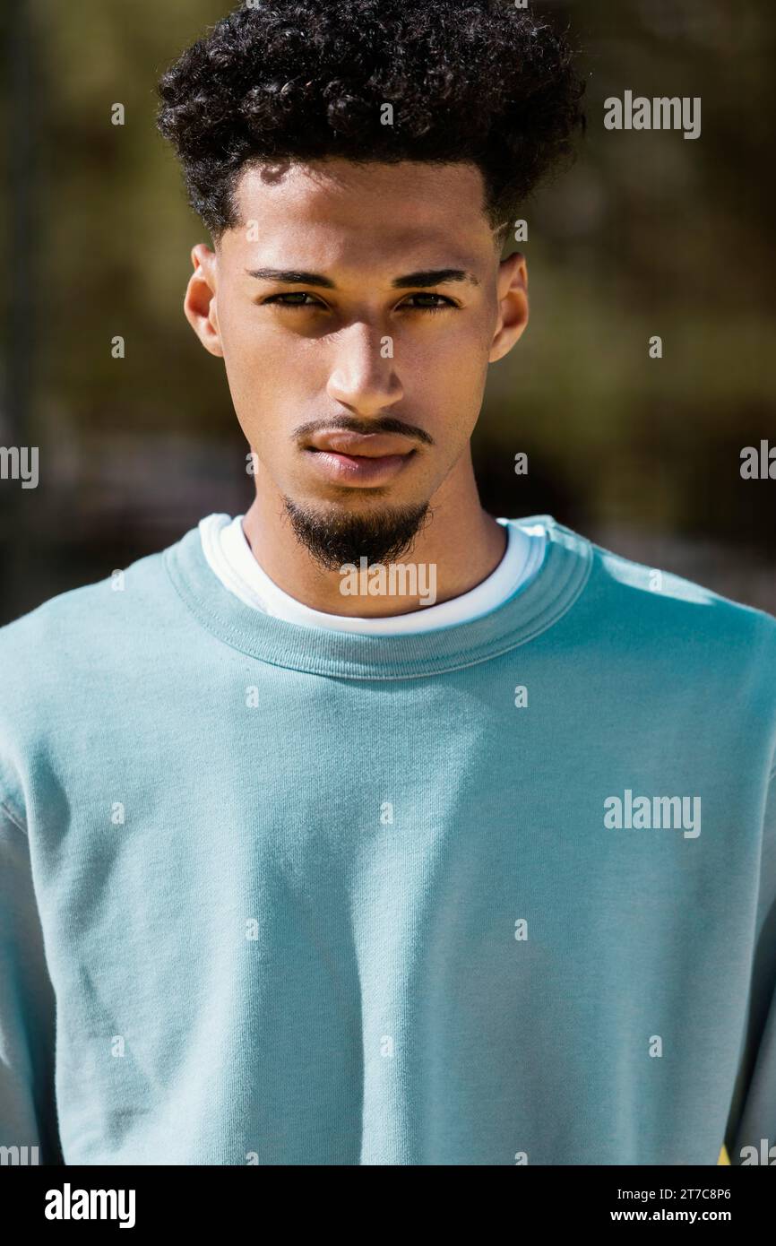 Bearded man posing fashion hi-res stock photography and images - Alamy