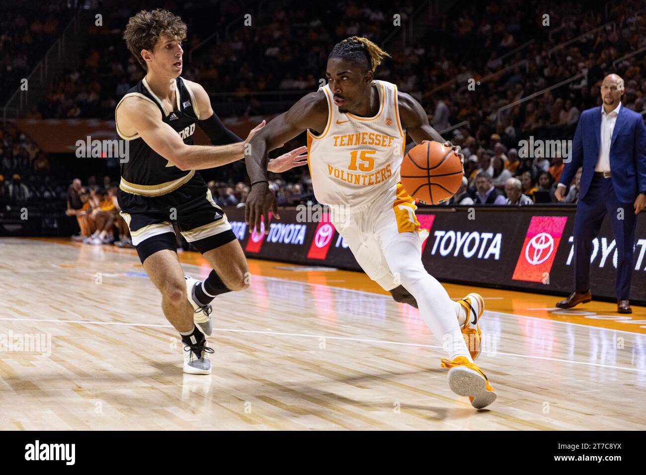 Tennessee guard Jahmai Mashack (15) drives against Wofford guard Dillon ...