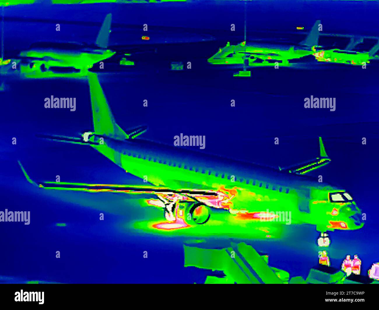 Aeroplane at airport, apron, apron with ground staff, symbol photo ...