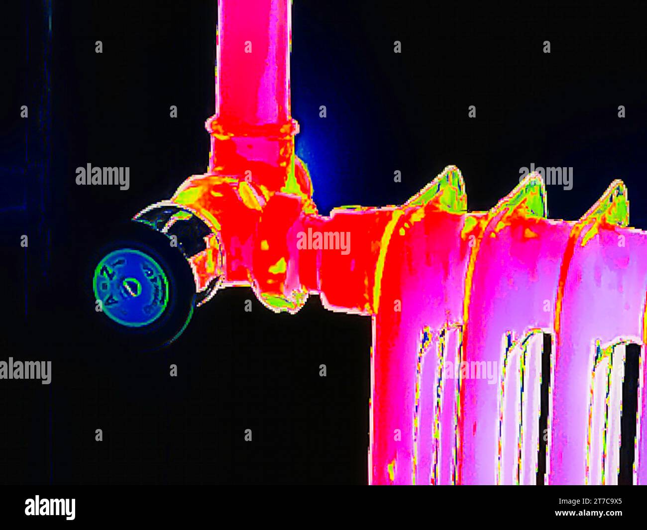 Energy costs, radiator, older model, symbolic photo for energy crisis ...