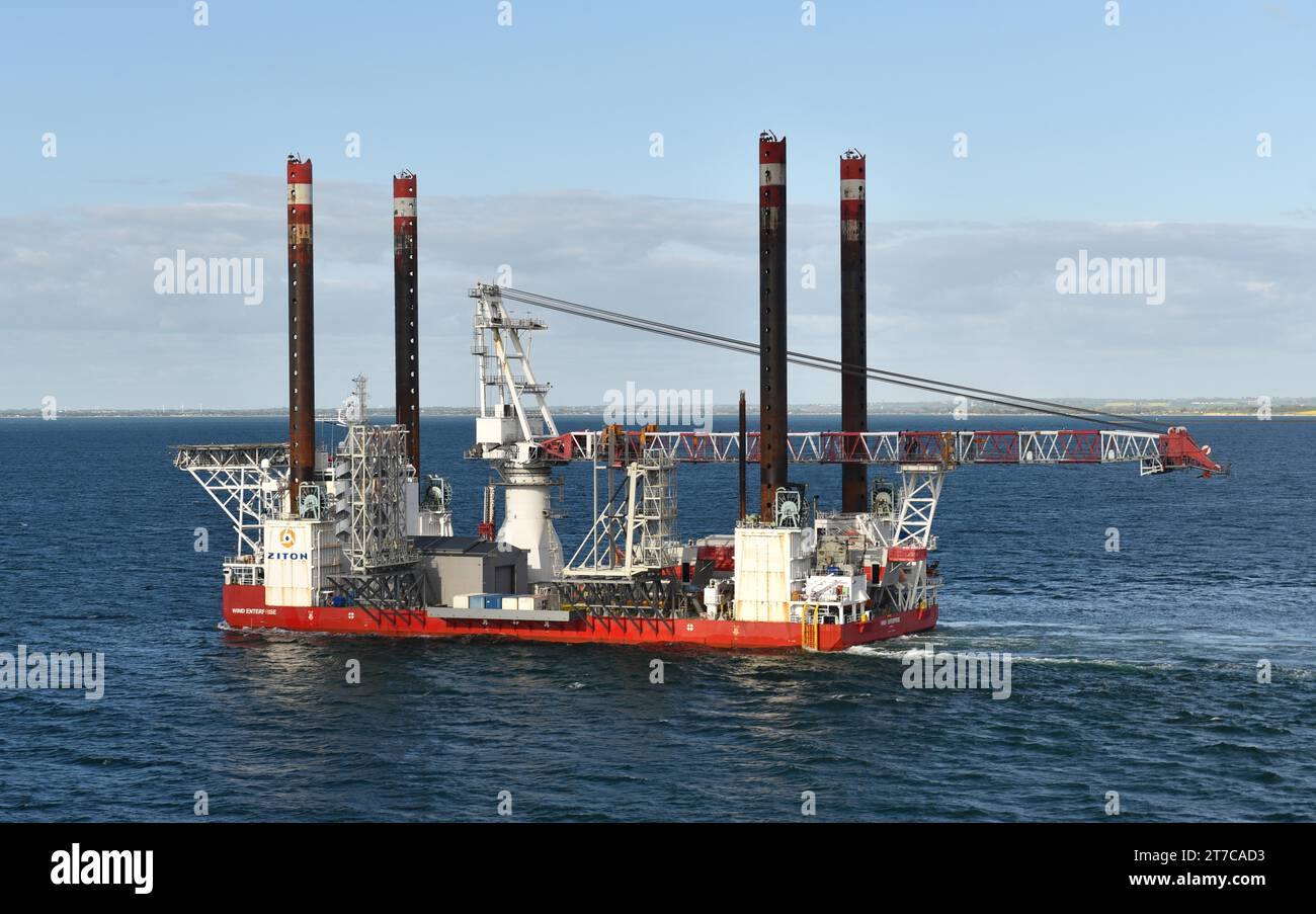 Offshore, installation vessel, transport vessel, specialised vessel in ...