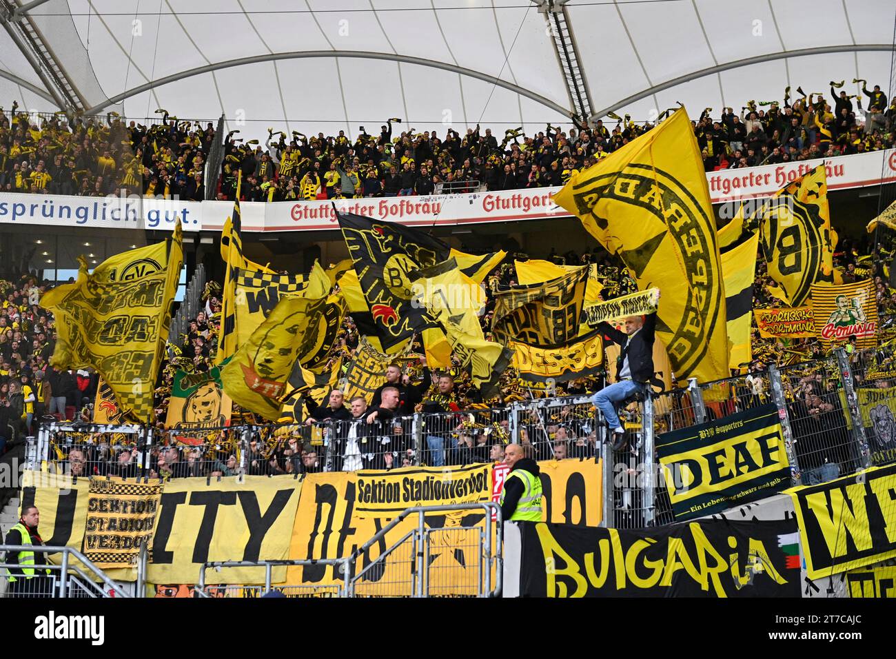 Fan crowd flags banners football hi-res stock photography and images ...