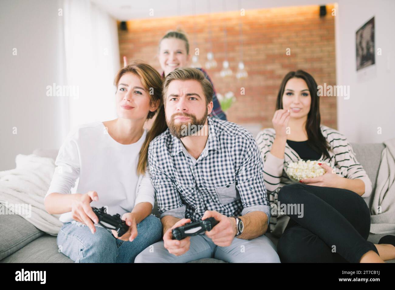 Group friends chilling out hi-res stock photography and images - Alamy