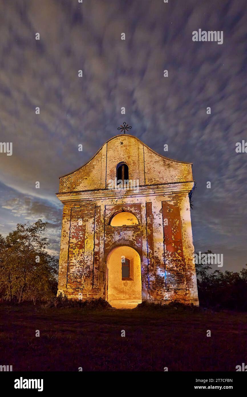 Fire building night clouds hi-res stock photography and images - Alamy