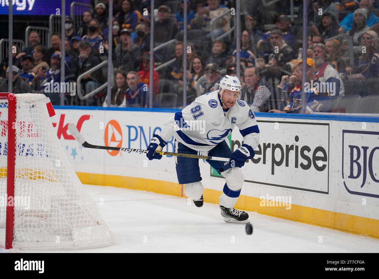 Tampa Bay Lightning's Steven Stamkos (91) chases after a loose puck ...