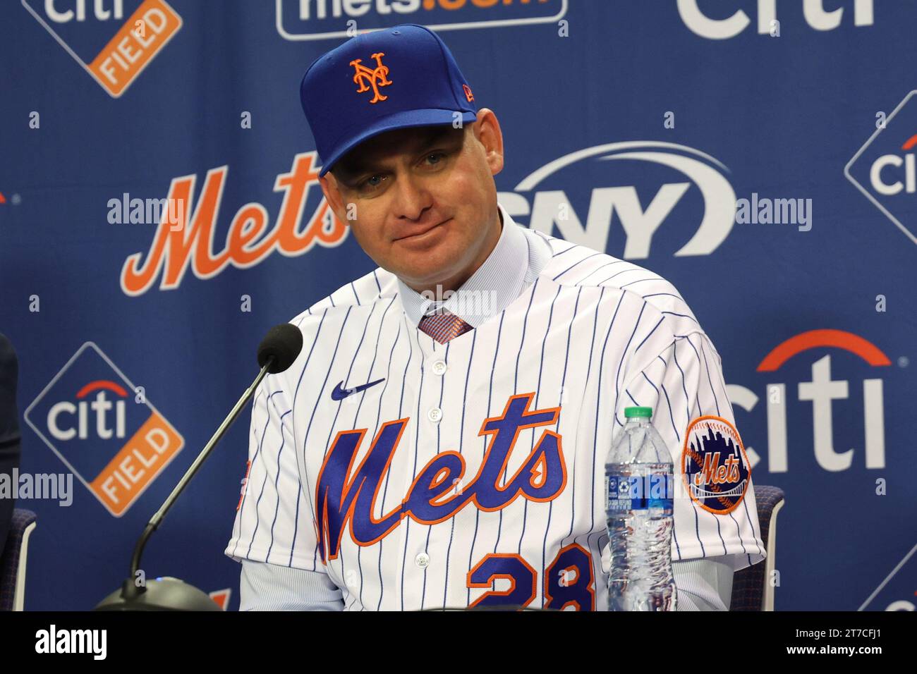 Carlos Mendoza is introduced as the new manager of the New York Mets ...
