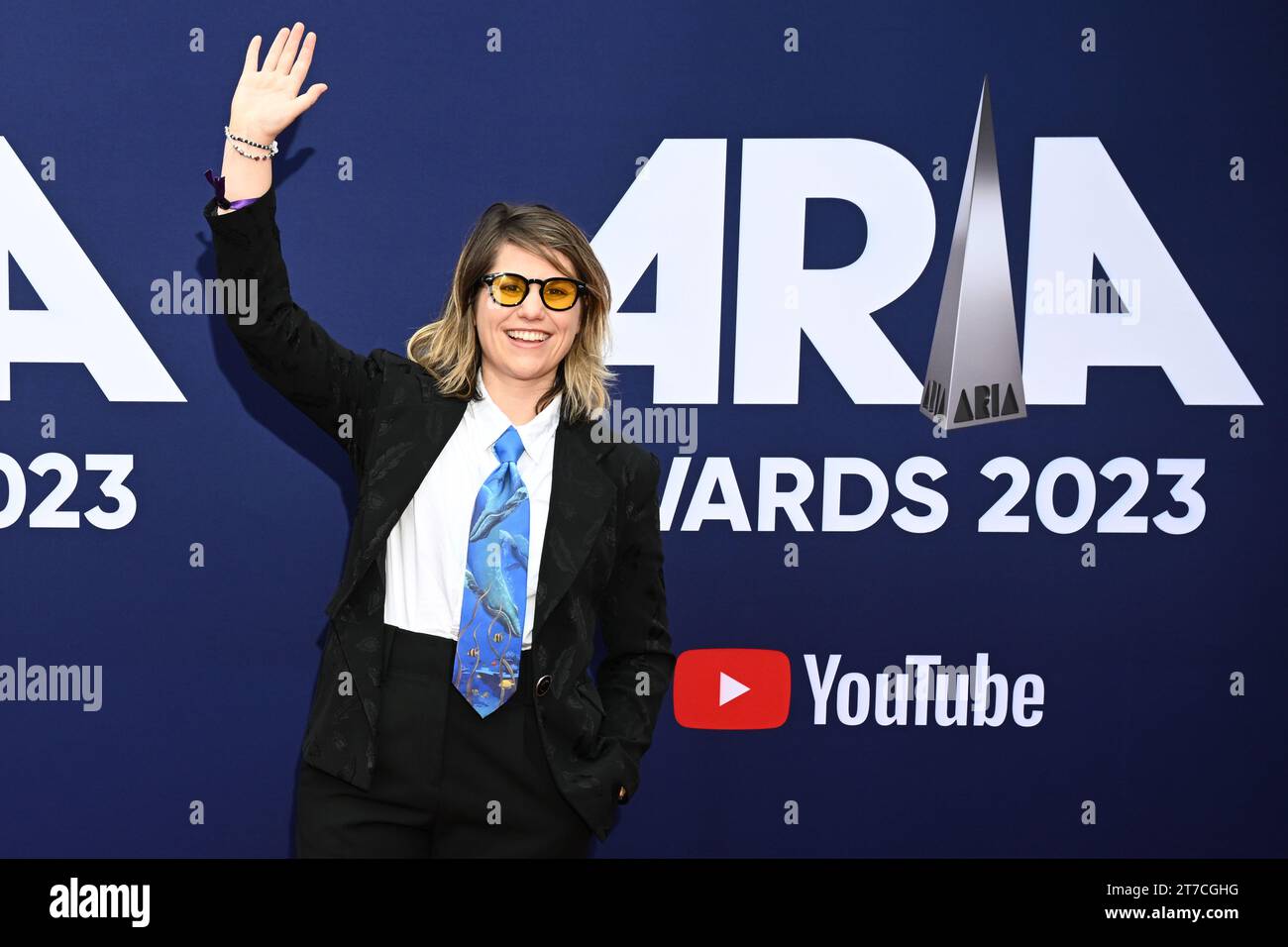 Sydney, Australia. 15th Nov, 2023. Alex Lahey arrives on the red carpet ...