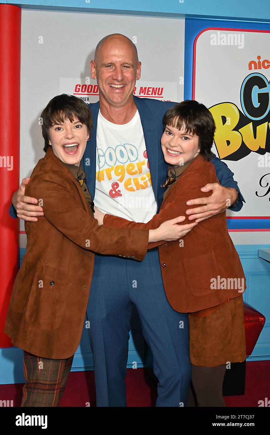 Emily Hinkler and Elizabeth Hinkler with Phil Traill attend the World ...