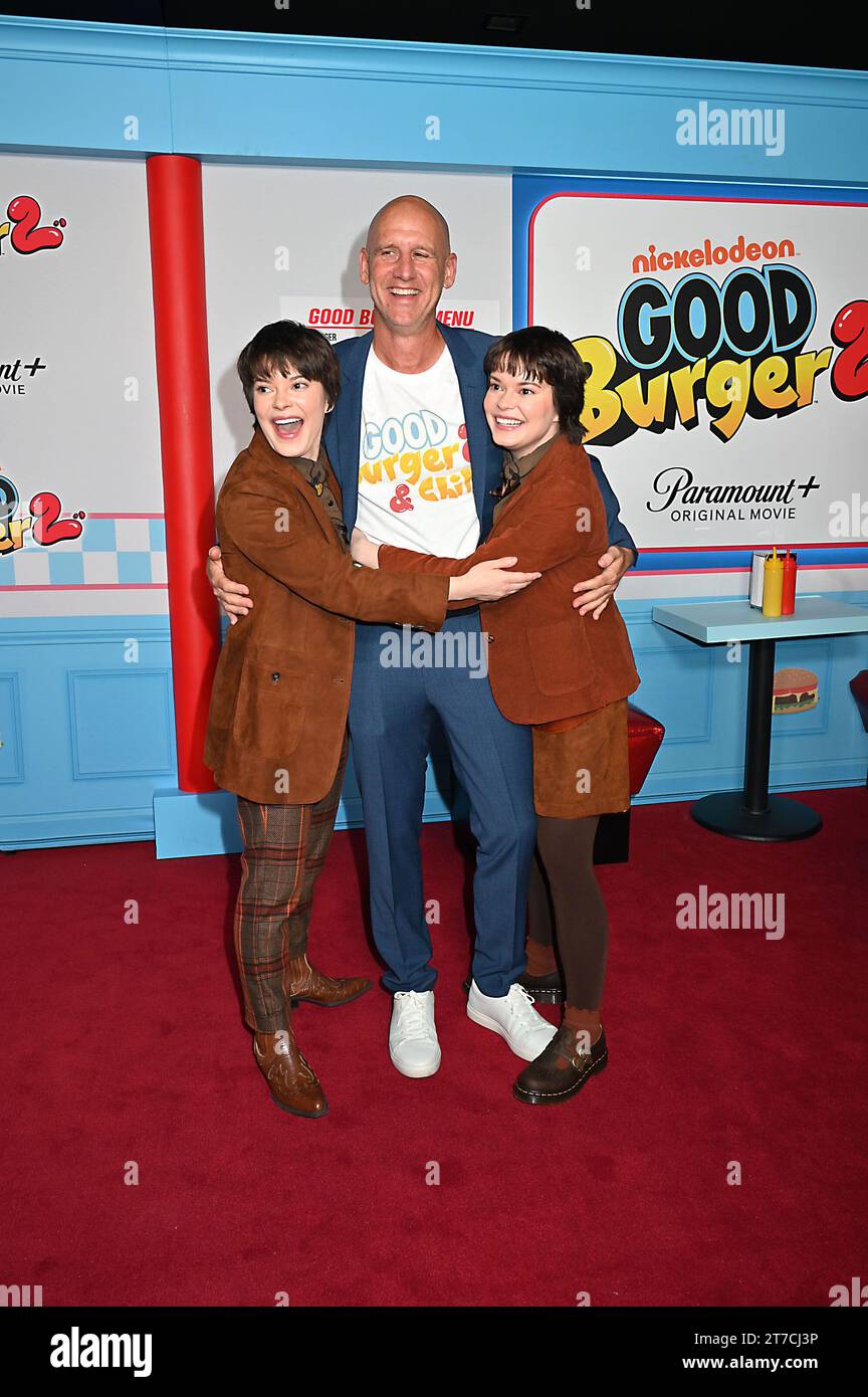 Emily Hinkler and Elizabeth Hinkler with Phil Traill attend the World ...