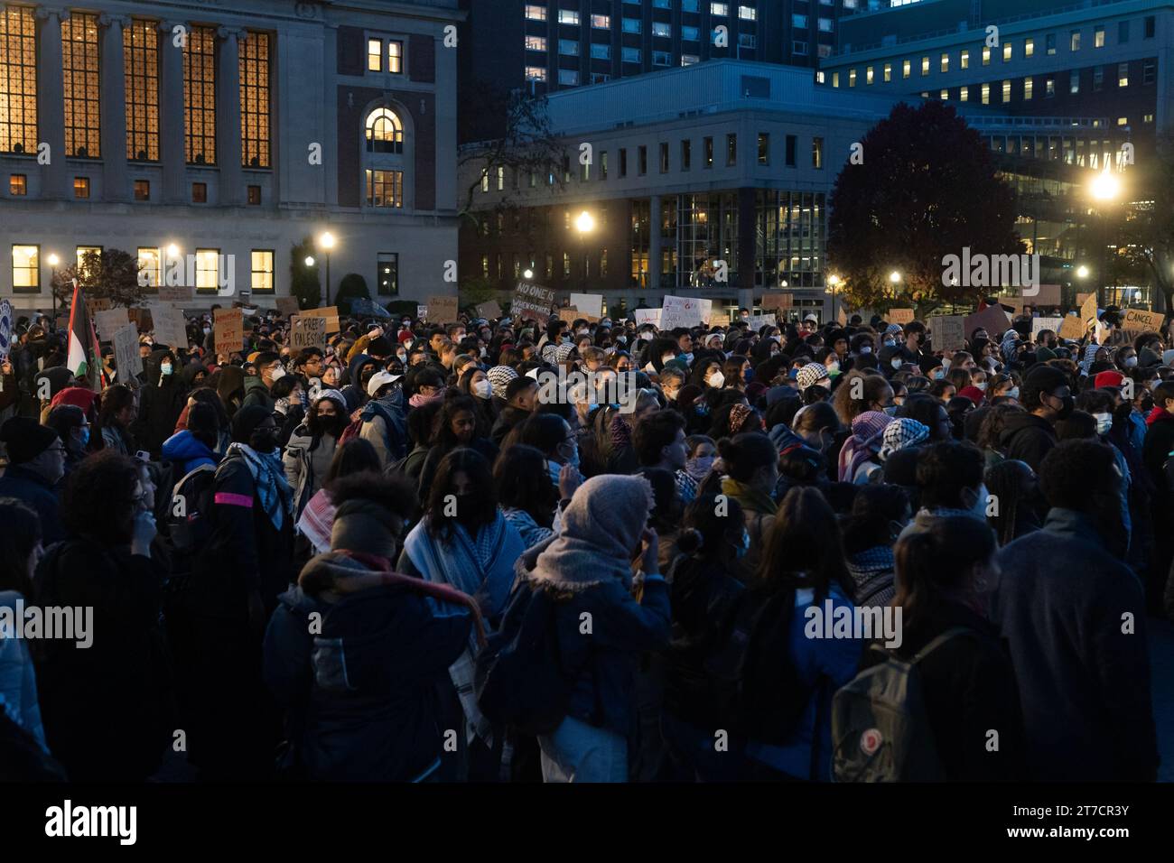 Hundreds people gathered on the grounds of Columbia University in New ...