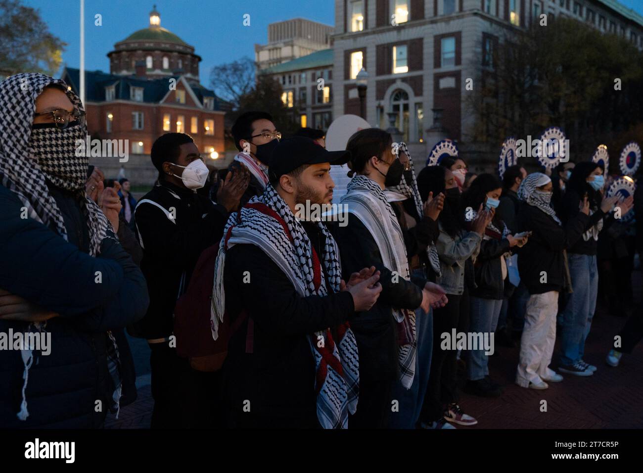 New York, USA. 14th Nov, 2023. Hundreds people gathered on the grounds ...