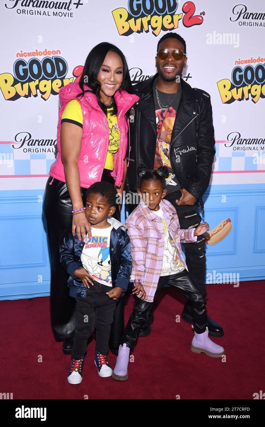 New York, USA. 14th Nov, 2023. (L-R) Asia Lee, Kel Mitchell and their children attend the world ...