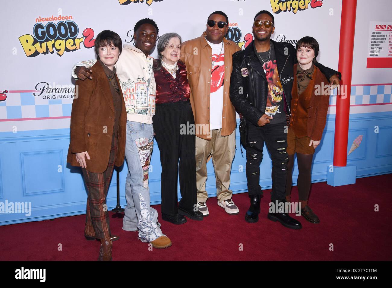 New York, USA. 14th Nov, 2023. (L-R) Emily Hinkler, Alex Hibbert ...