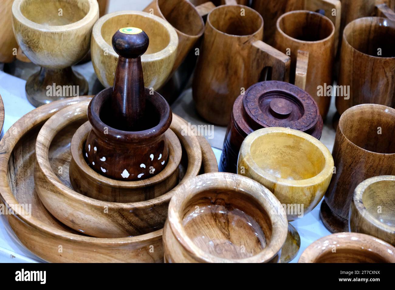 Traditional kitchenware crafts hi-res stock photography and images - Alamy