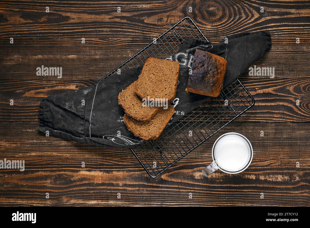 Overhead view of loaf of artisan rye bread Stock Photo - Alamy