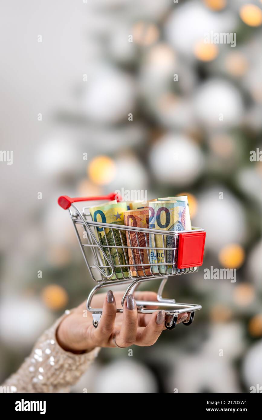 Supermarket shopping cart trolley hi-res stock photography and images ...