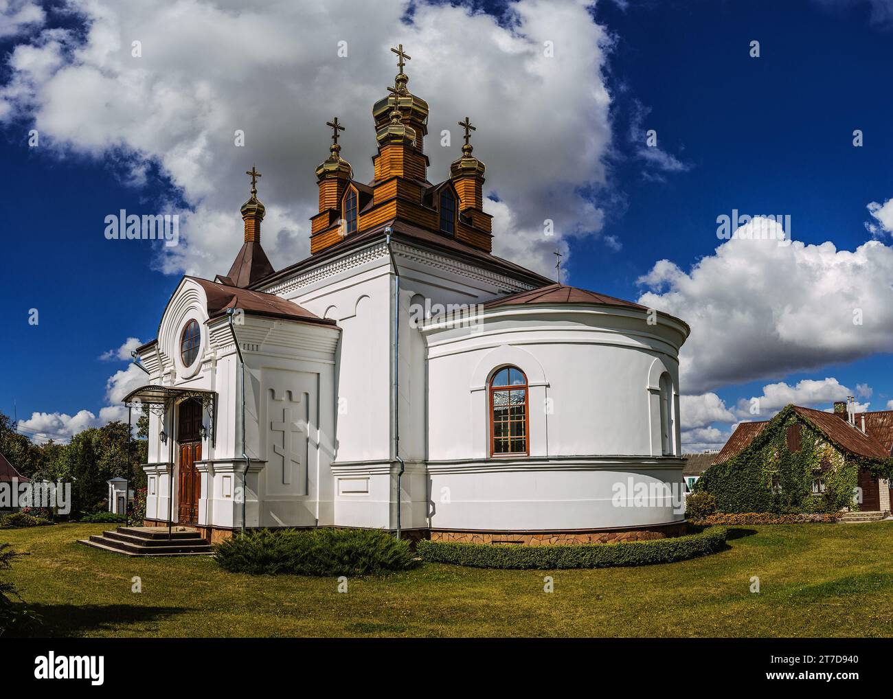 Holy cross church in town hi-res stock photography and images - Alamy