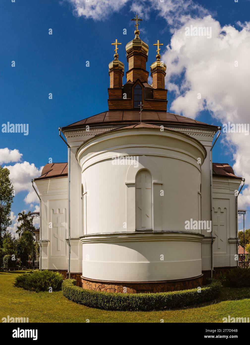Holy cross church in town hi-res stock photography and images - Alamy
