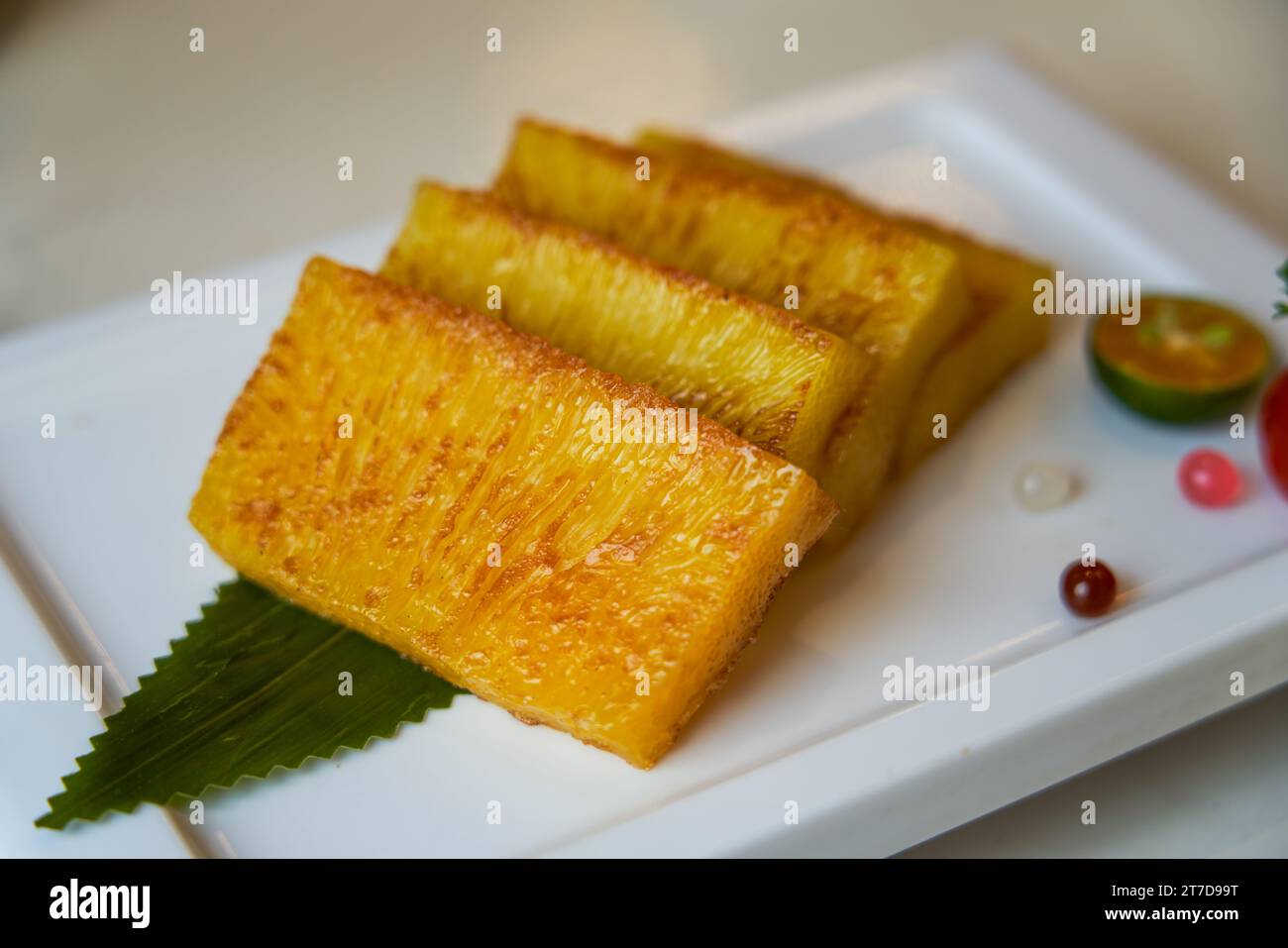 Cantonese style golden cake hi-res stock photography and images - Alamy