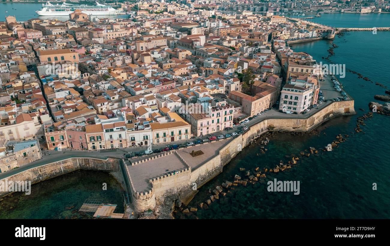 Aerial photo of the town of Syracuse in Sicily Stock Photo - Alamy